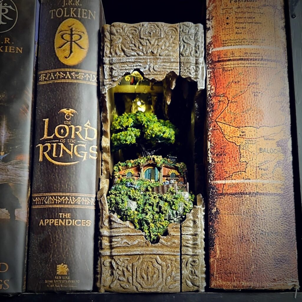 Handmade Hobbit Book Nook - Unique Lord of the Rings Gift 2026 - Grizz ...