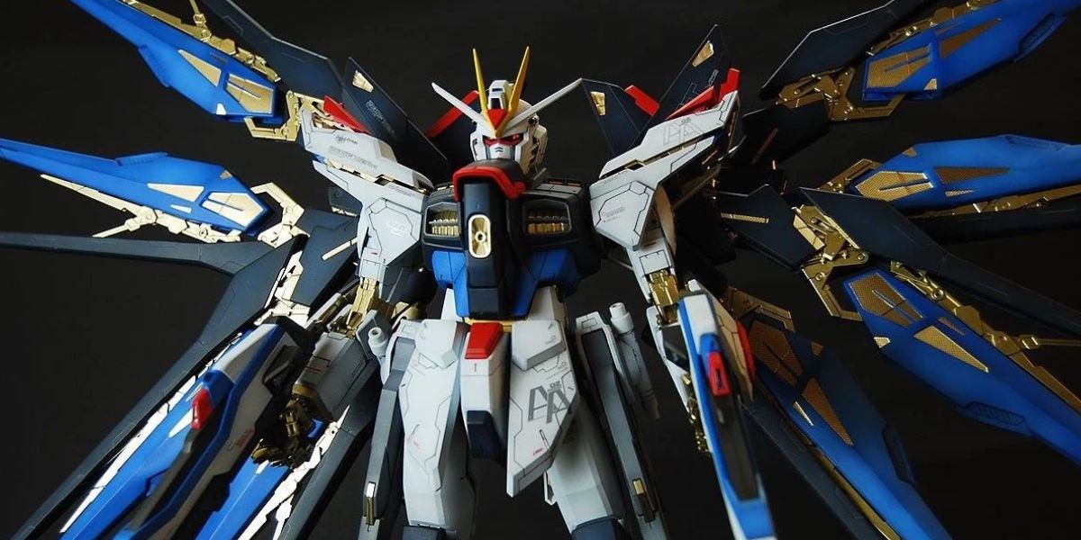The Strike Freedom Gundam LED Epoxy Lamp: A Stunning Centerpiece for ...
