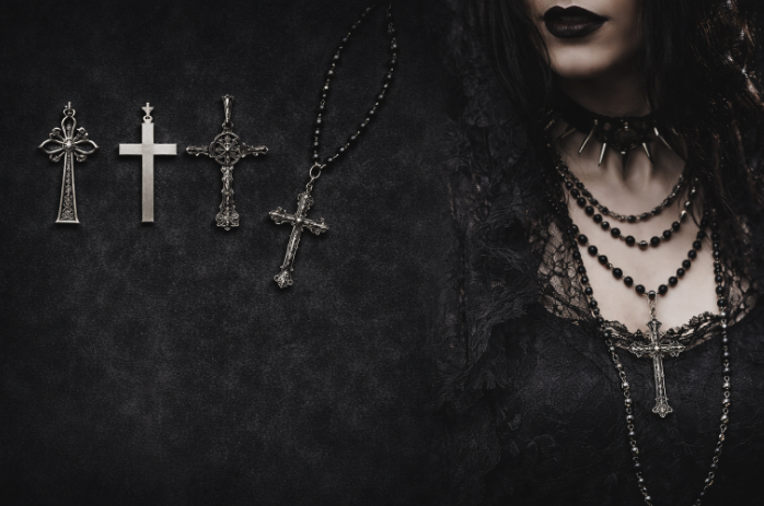 Gothic Rosary Necklace Meaning: What Crosses, Crucifixes and Rosaries ...